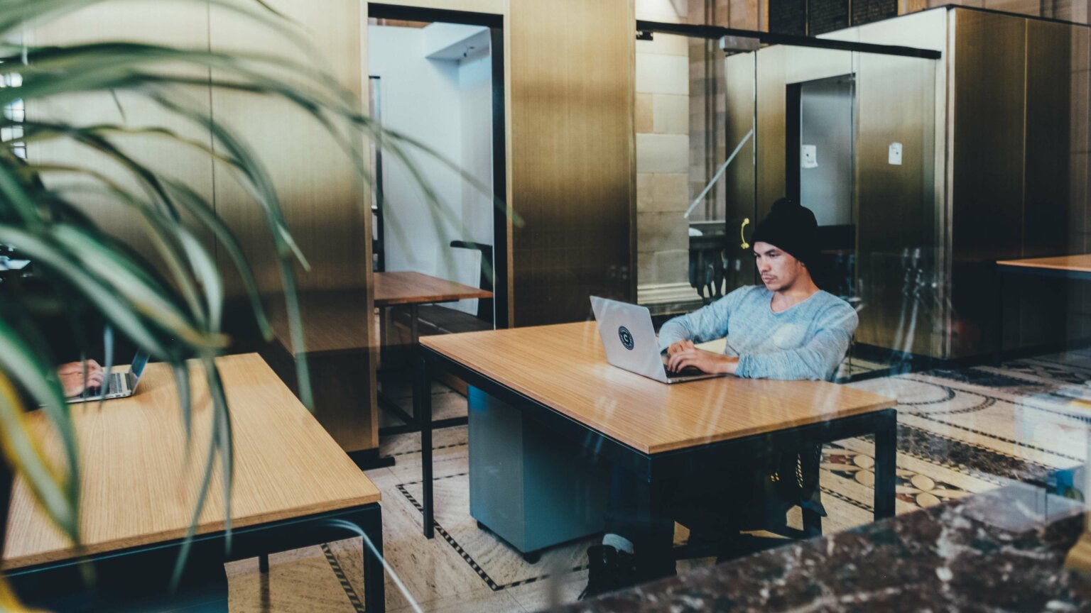 5 ways to help an underperforming employee - TraitForward